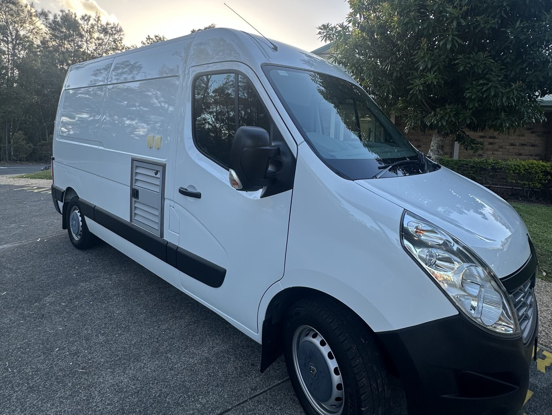 🥤 2017 Renault Master Food & Juice Van – Immaculate Like New, Low ...